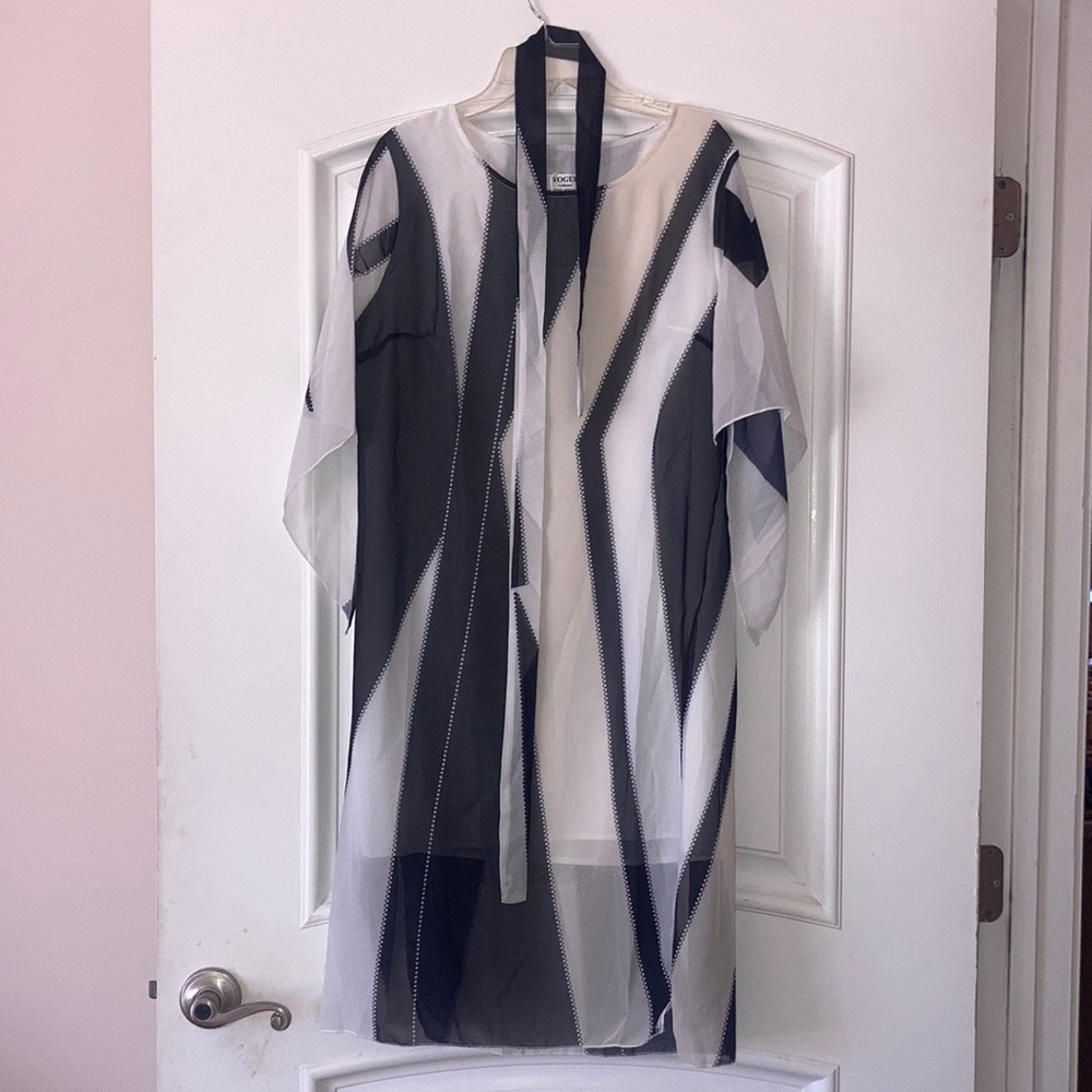 Vogue Collection Y2k Vintage Black And White Flowy Mi… - Gem